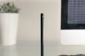 Turn Your iPhone Jet Black with this Beautiful $20 Ultra-thin Case